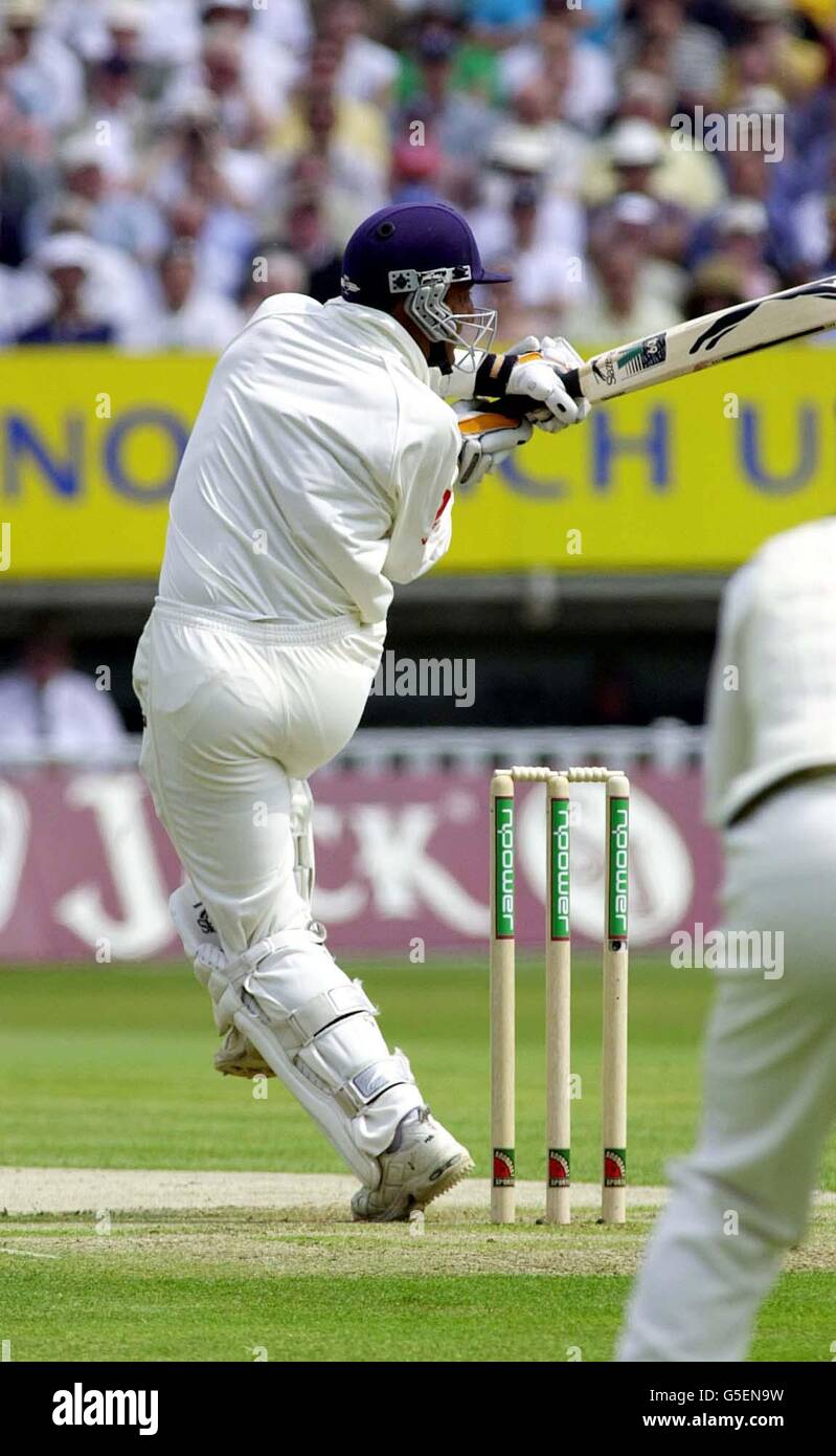 Sport cricket batting mark butcher hi-res stock photography and images ...