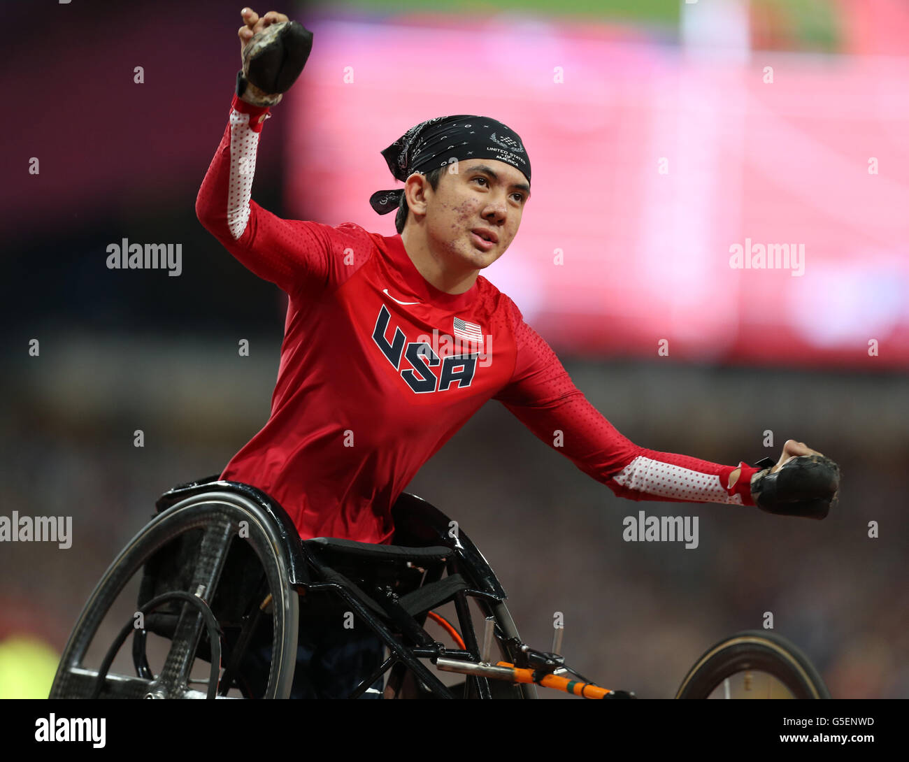 USA's Raymond Martin celebrates winning Gold in the Men's 200m - T52 at ...