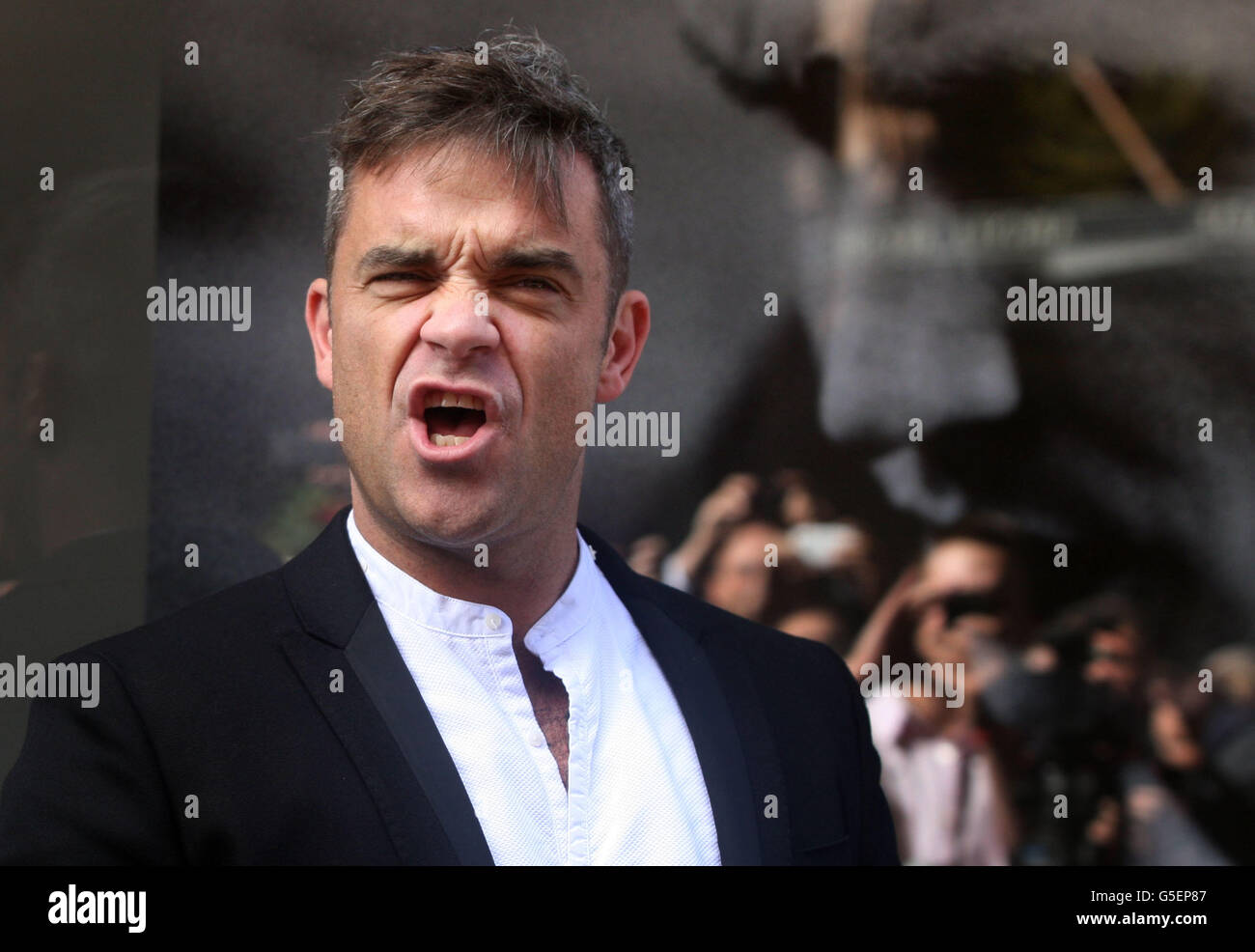 Robbie Williams launches the Autumn/Winter 2012 Farrell menswear ...