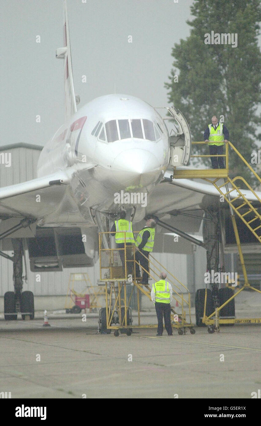 Heathrow Concorde test flight Stock Photo - Alamy