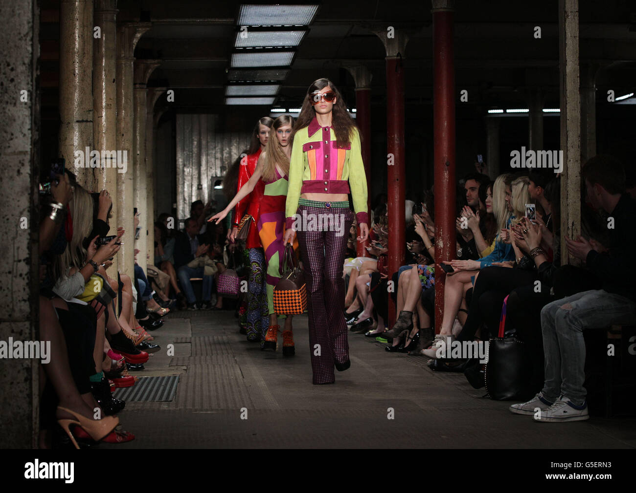 Moschino Cheap & Chic Catwalk - London Fashion Week Stock Photo - Alamy
