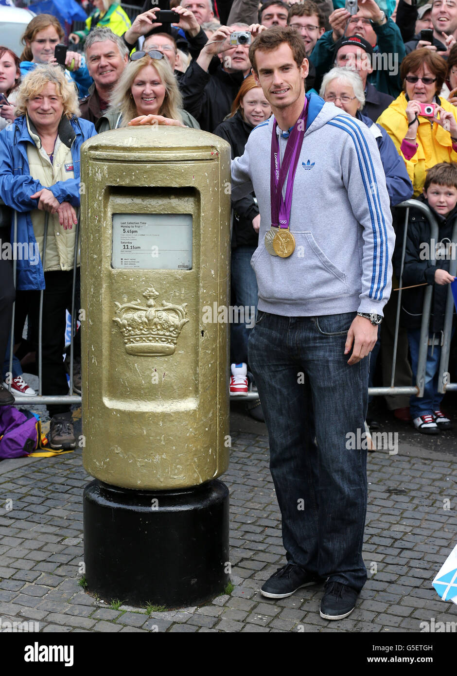Andy murrays gold post box hi-res stock photography and images - Alamy