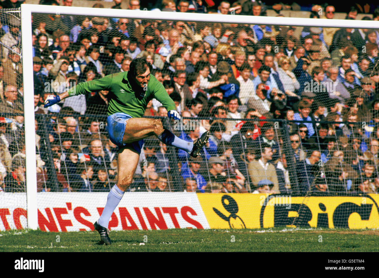 Soccer - Football League Division One - Manchester City v Liverpool ...
