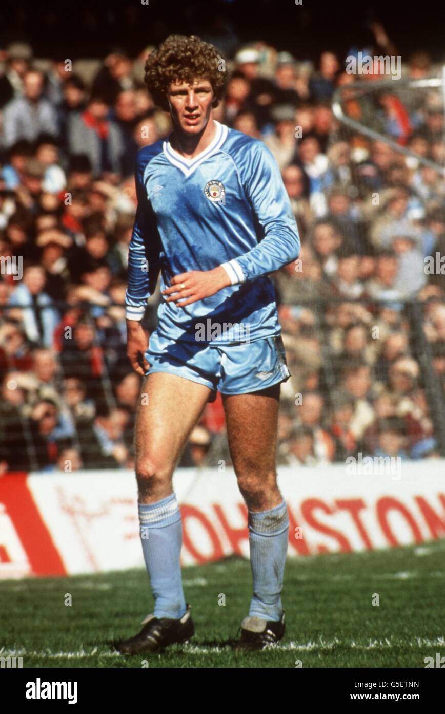 Liverpool and tommy caton hi-res stock photography and images - Alamy