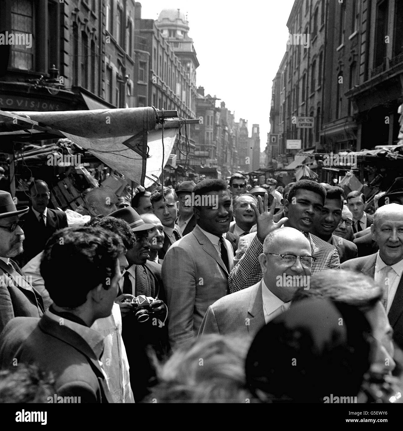 Cassius clay 1963 hi-res stock photography and images - Alamy