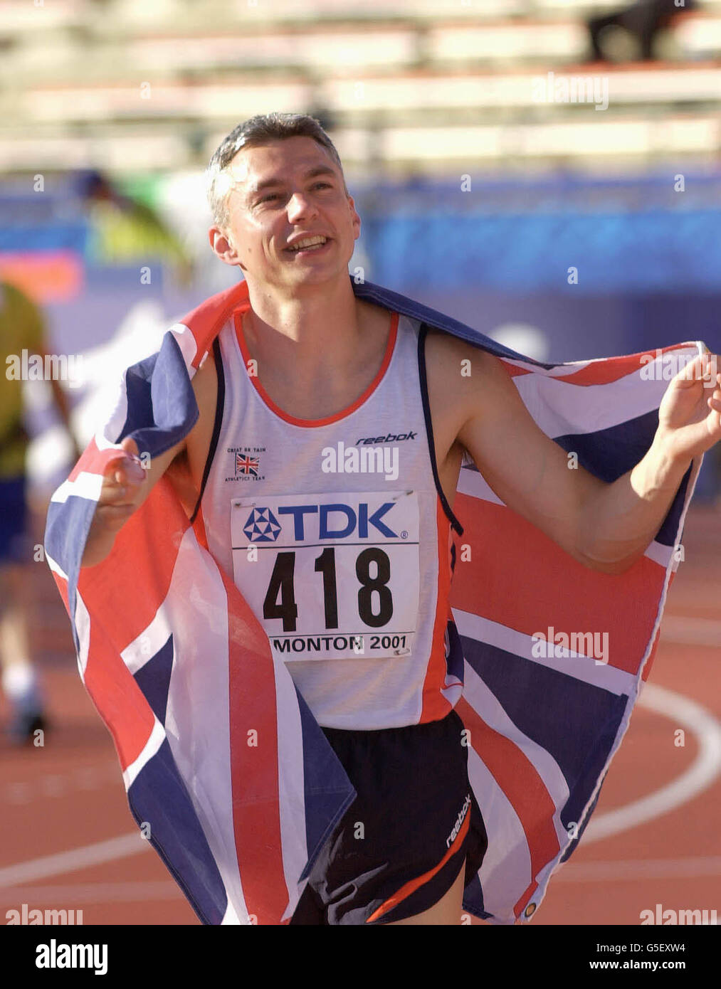 Jonathan Edwards celebrates after winning a Gold Medal in the Triple ...