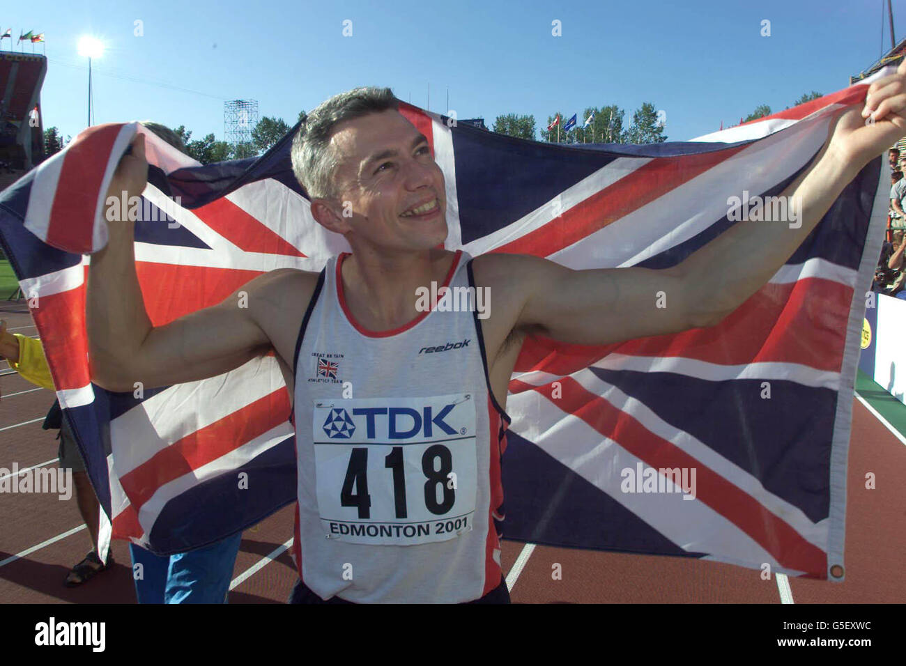 Jonathan Edwards celebrates after winning a Gold Medal in the Triple ...