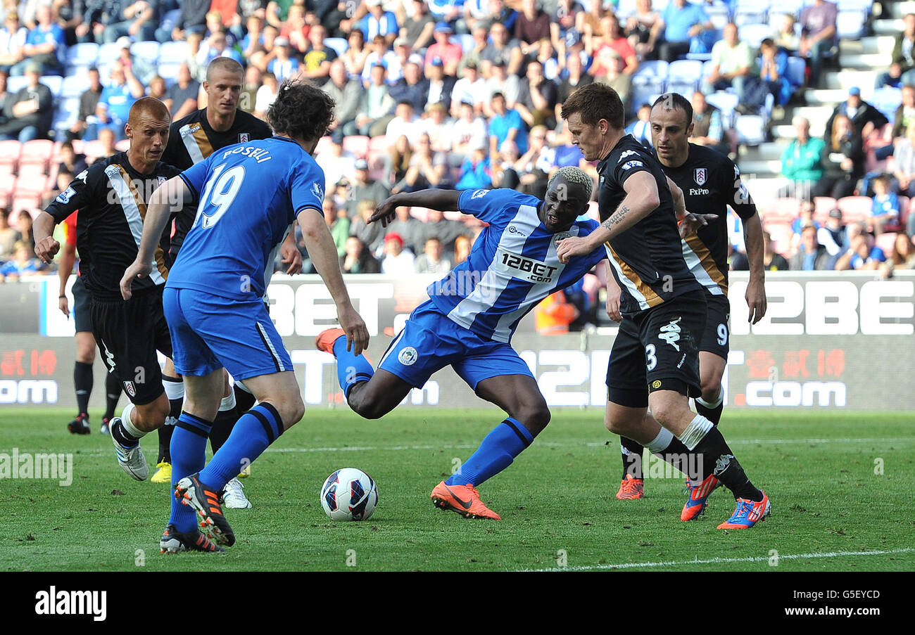 Wigan Athletic's Arouna Kone fires in his sides conciliation goal Stock ...