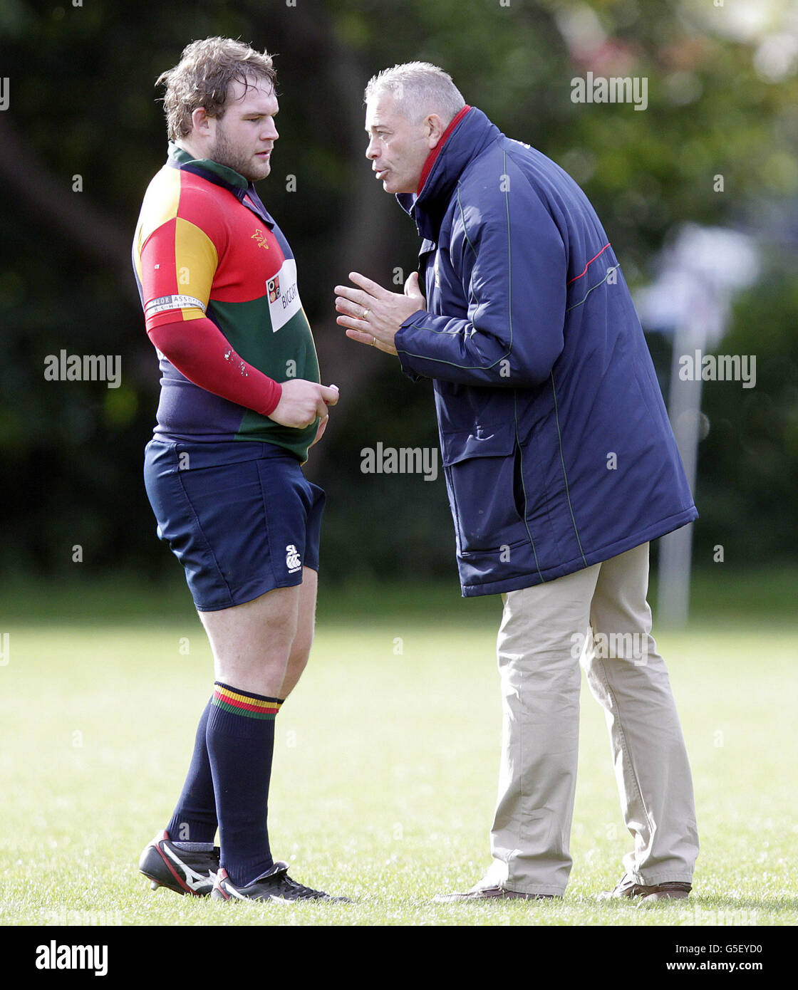 Hillhead/Jordanhill's Steven Longwell (left) receives instructions from ...