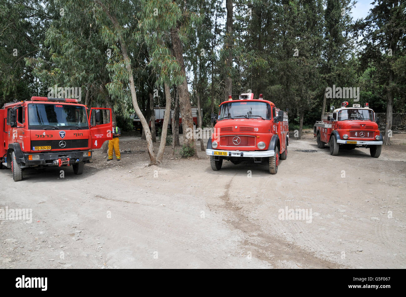 Red fire trucks hi-res stock photography and images - Alamy
