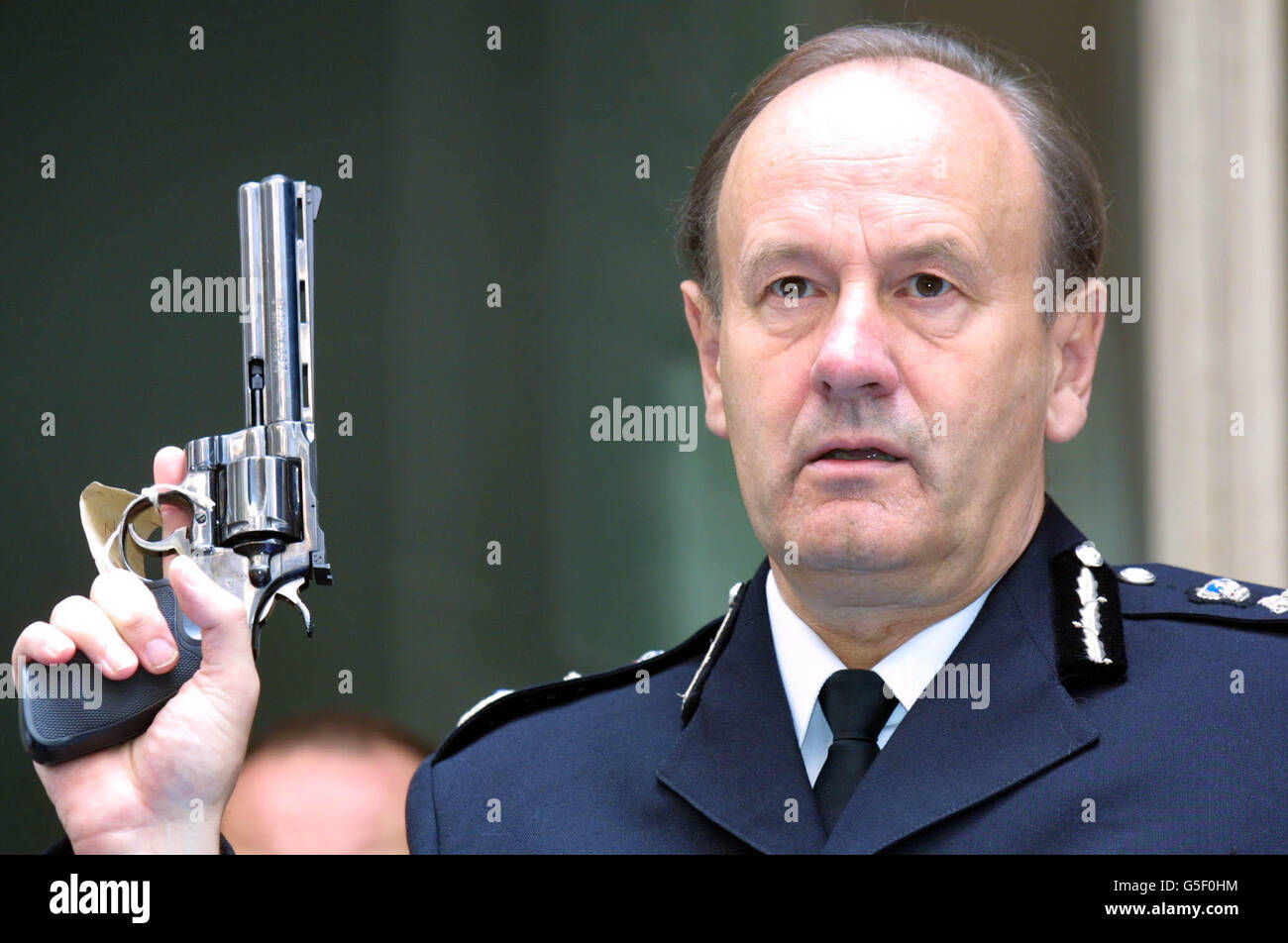 Police guns scotland hi-res stock photography and images - Alamy