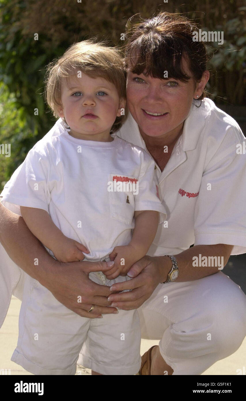 Yachts woman tracy edwards with her daughter mackenna edwards hi-res ...