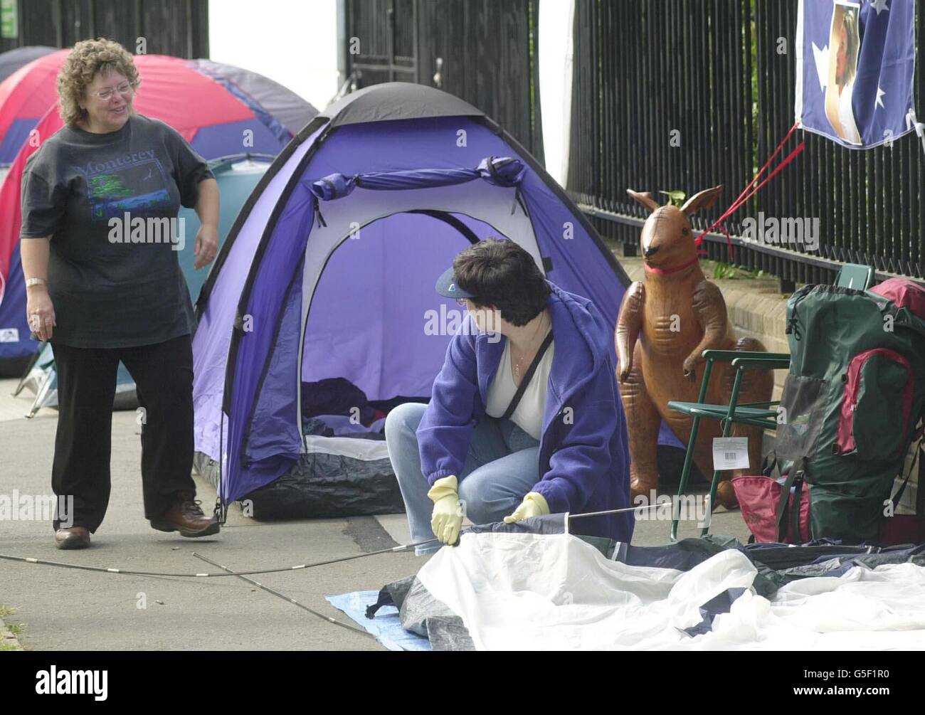 Sport tennis camping kangaroo tent hi-res stock photography and images ...