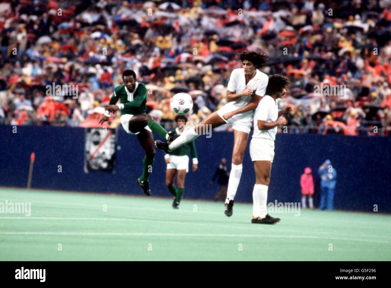 Pele soccer goal hi-res stock photography and images - Alamy