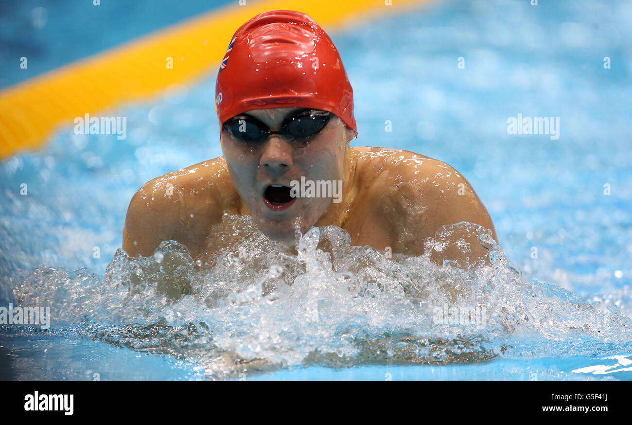 Mens 200m im hi-res stock photography and images - Alamy