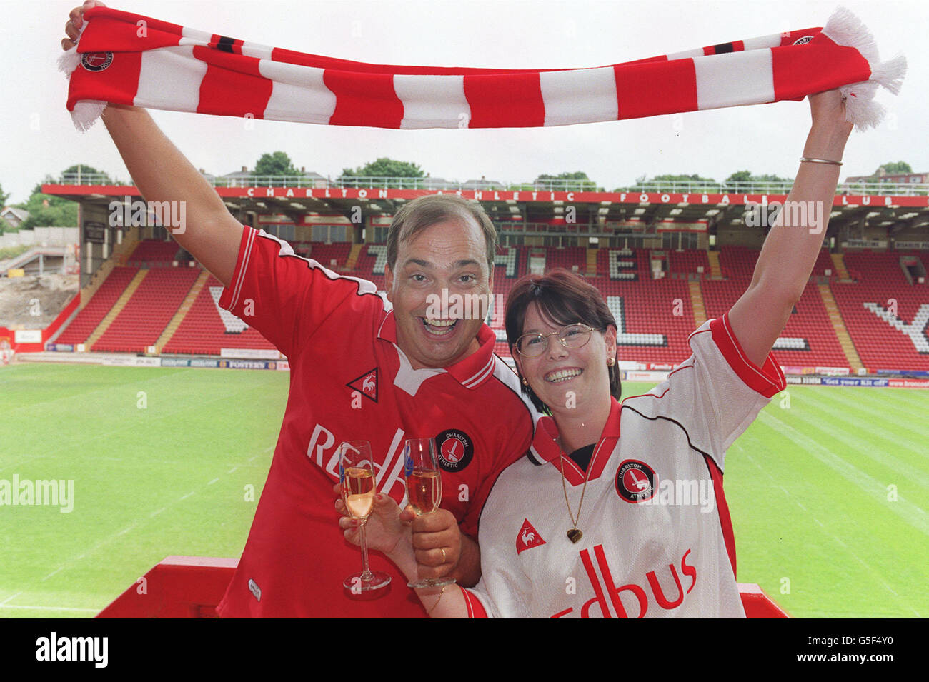 Are british couple phil and julie partridge hi-res stock photography ...
