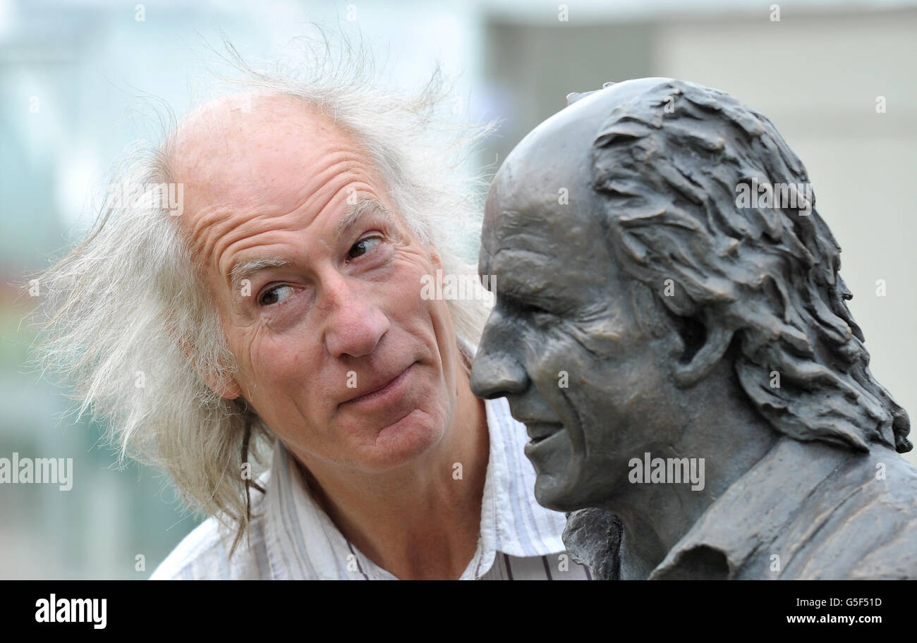 Wildlife tv personality terry nutkins bronze sculpture himself hi-res ...