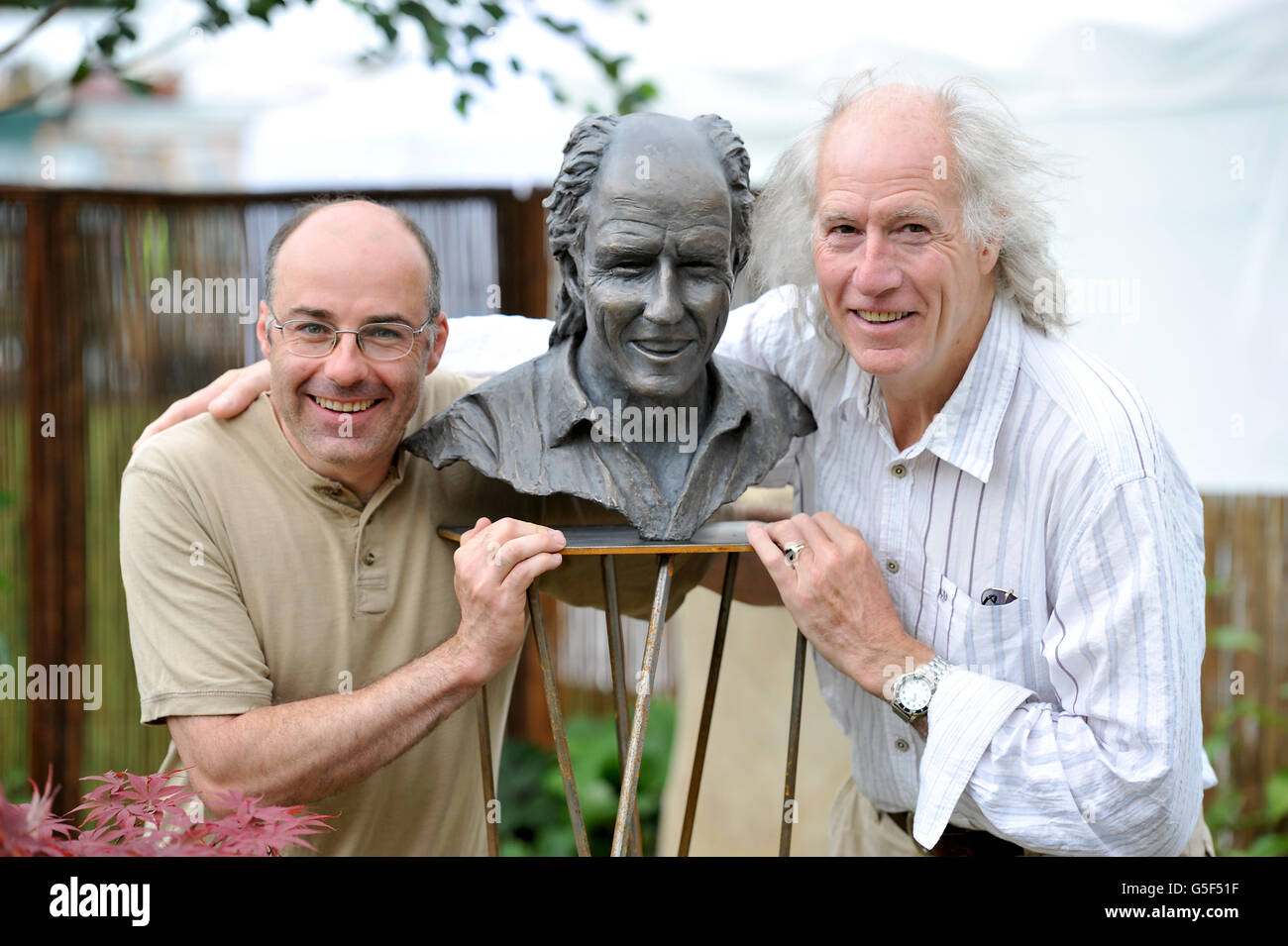 Wildlife TV personality Terry Nutkins with a bronze sculpture of ...