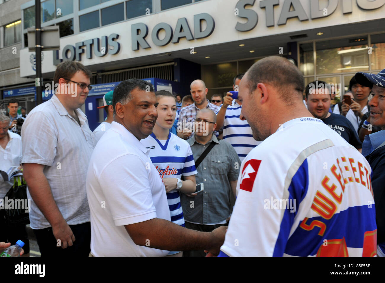 Qpr chairman tony fernandes hi-res stock photography and images - Alamy