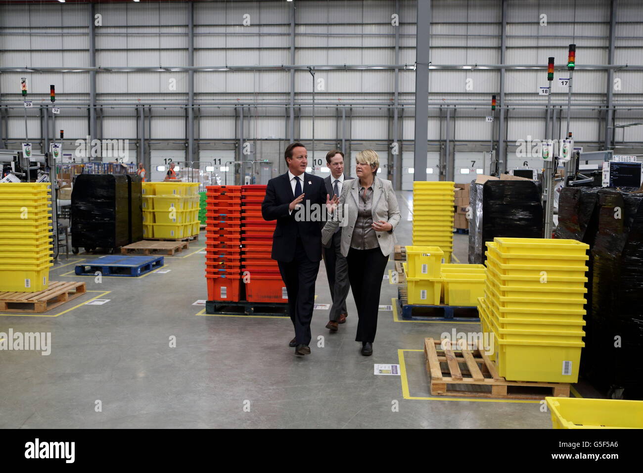 The Amazon Distribution Warehouse In Hemel Hempstead High Resolution ...