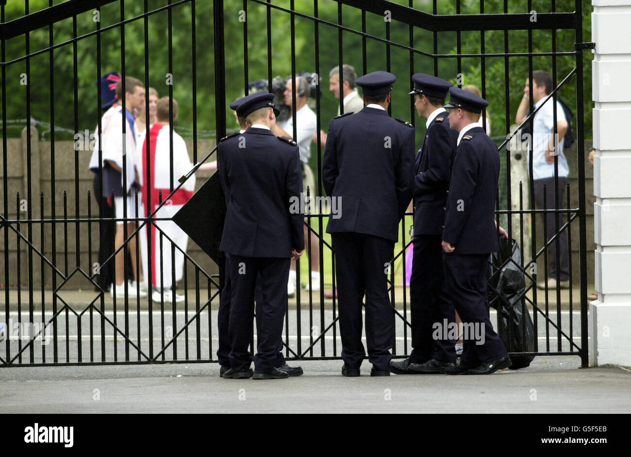 Wimbledon gates hi-res stock photography and images - Alamy
