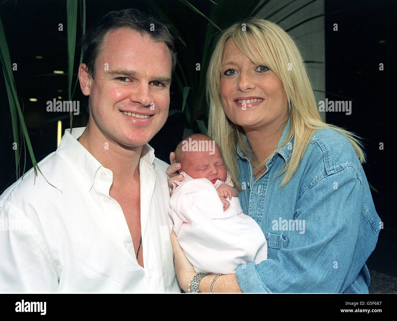 Tv presenter gaby roslin and her husband colin peel hi-res stock ...