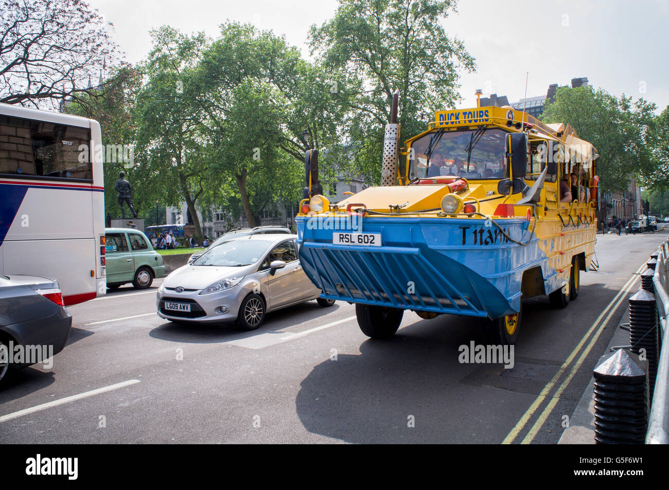 D-Day Duck vehicle, Duck Tours, tourists Stock Photo - Alamy