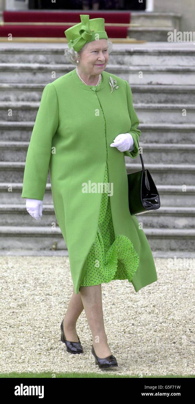 London queen tea party hi-res stock photography and images - Alamy