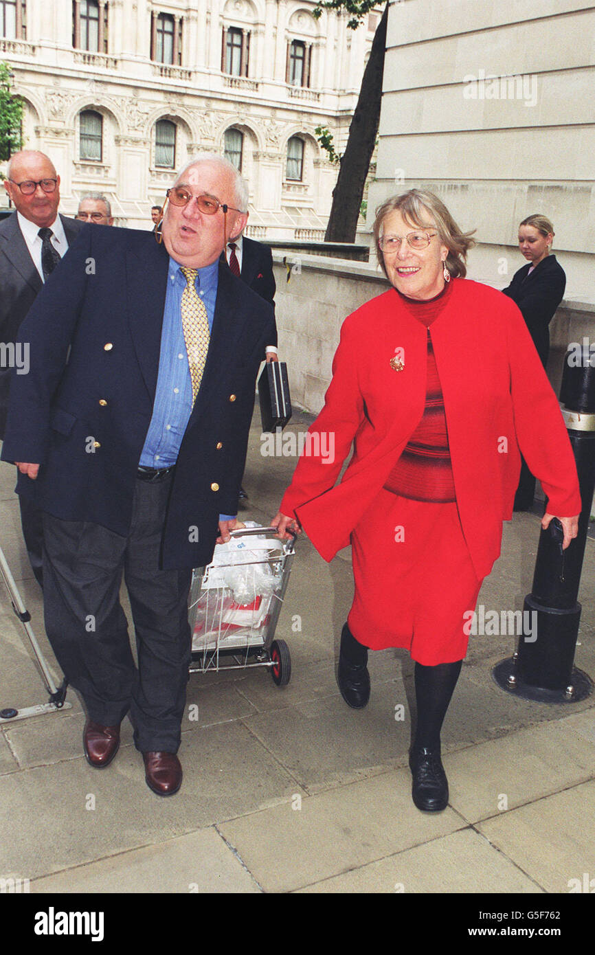Sheffield mp helen jackson gerry lucas hi-res stock photography and ...