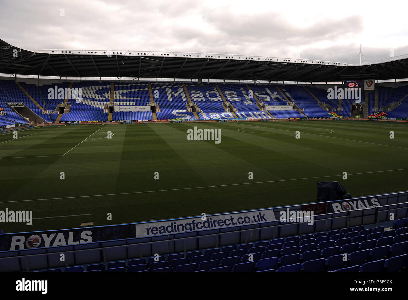 Madejski stadium hi-res stock photography and images - Alamy