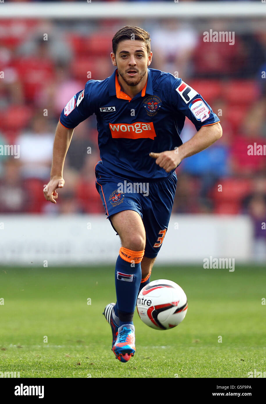 Football bob full length ball hi-res stock photography and images - Alamy