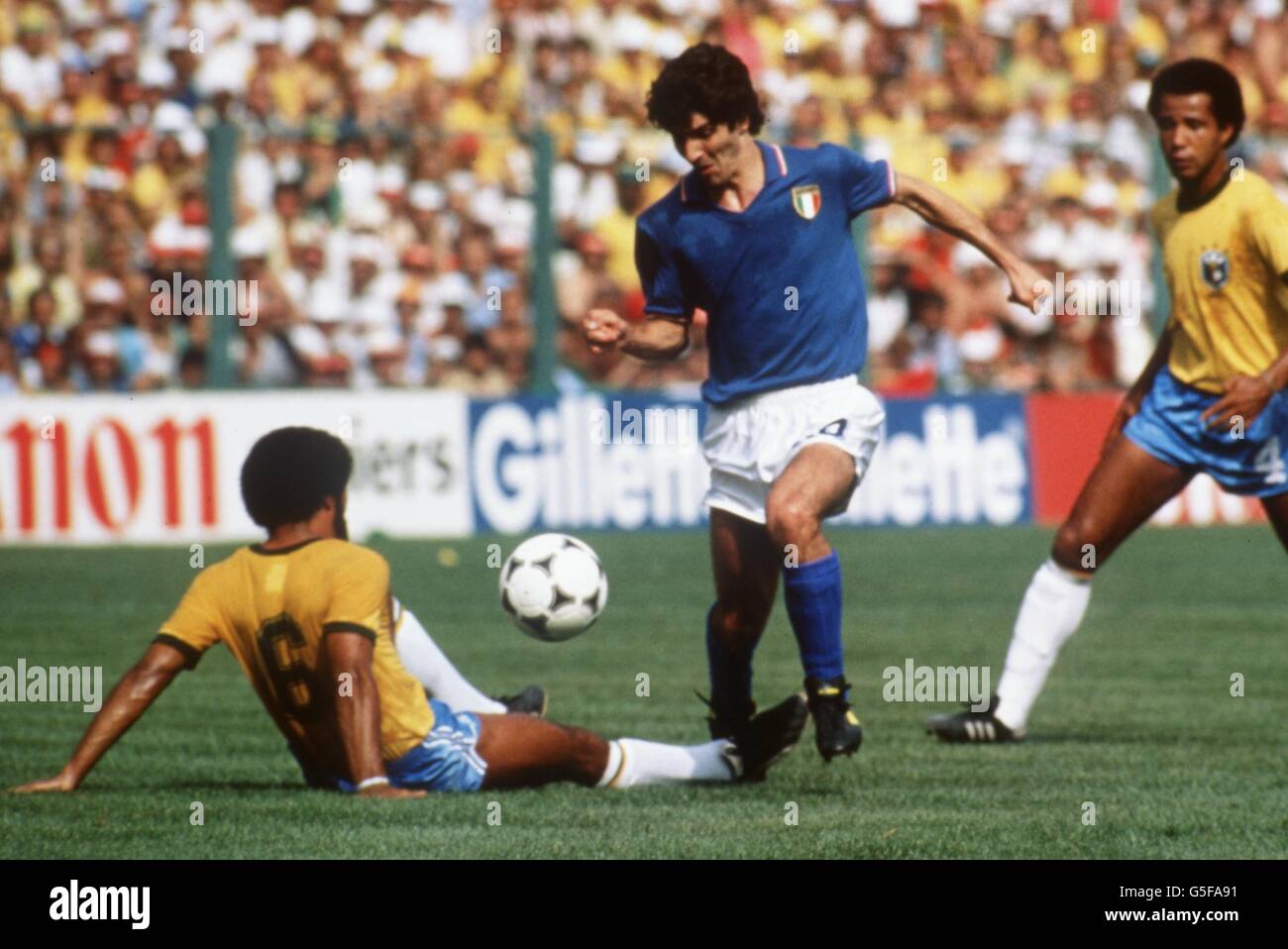 Soccer - World Cup - Group Stage - Italy v Brazil Stock Photo - Alamy