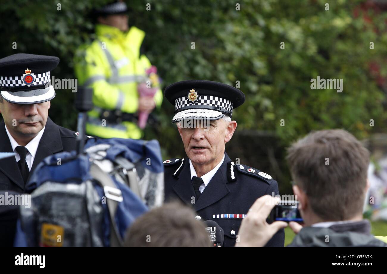 Greater manchester police chief constable sir peter fahy hi-res stock ...
