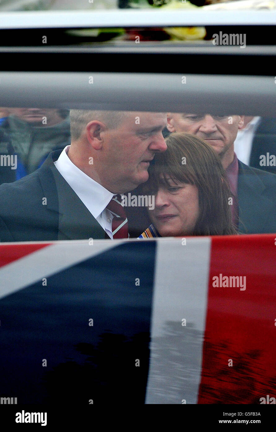 Family and friends of Private Thomas Wroe during the repatriation in ...