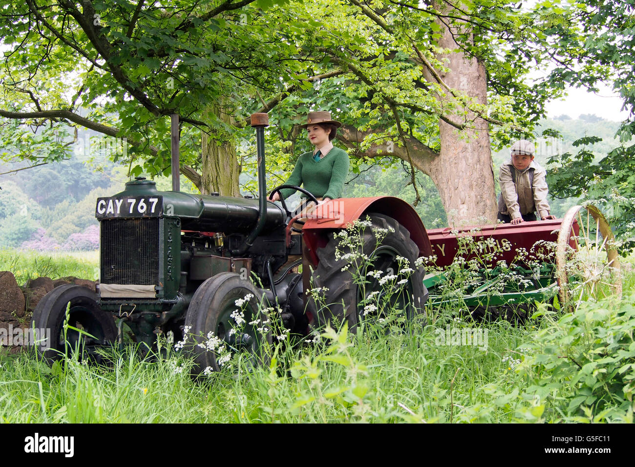 Ww2 land girl hi-res stock photography and images - Alamy