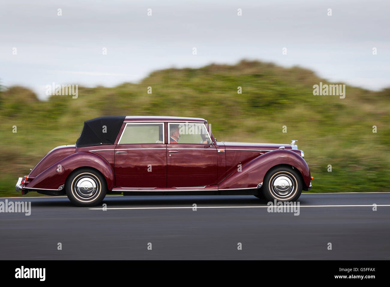 Royale Windsor Landaulette 1940's Bentley type en-route to Southport's ...