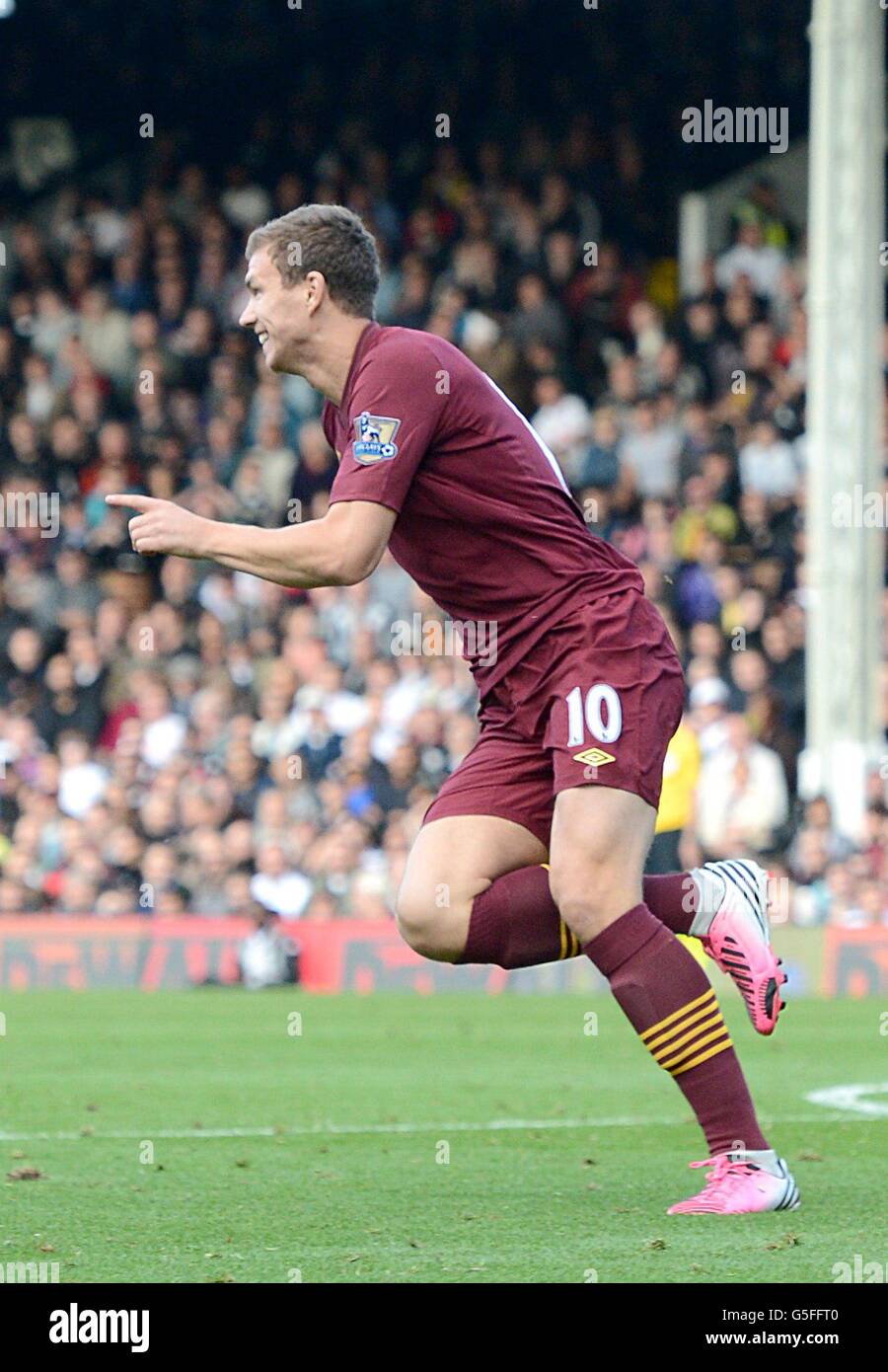 Edin dzeko fulham hi-res stock photography and images - Alamy