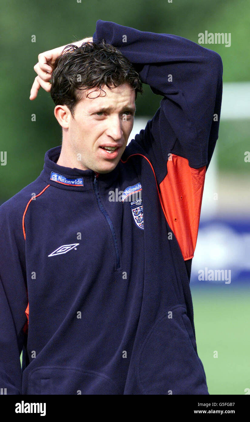 Hand on head sport football robbie fowler hi-res stock photography and ...