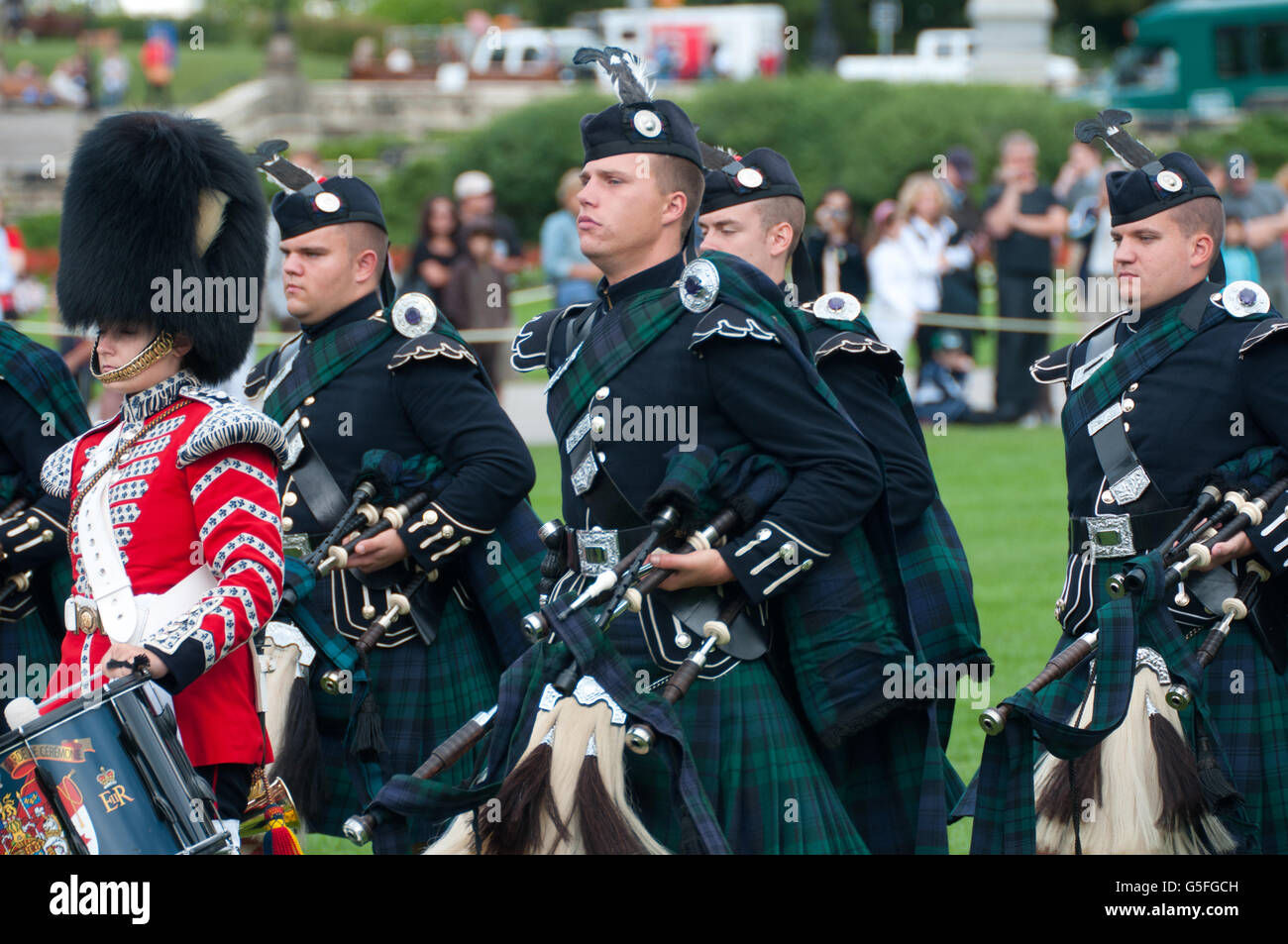 North America, Canada, Ontario, Ottawa, changing of the guard ceremony ...