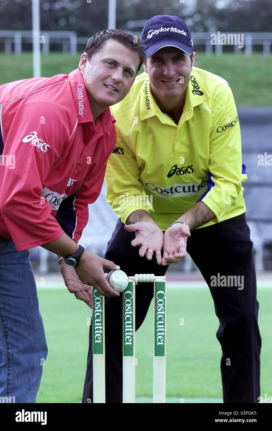 Gough holding benefit match stadium on 30 8 01 hi-res stock photography ...