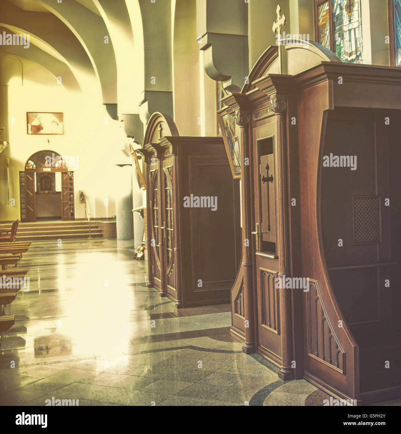Altar of the confession mass hi-res stock photography and images - Alamy