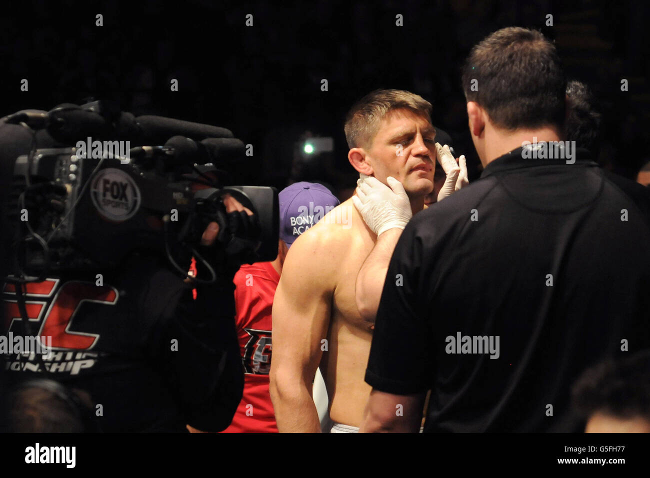 Ufc mma tpicswire hi-res stock photography and images - Alamy