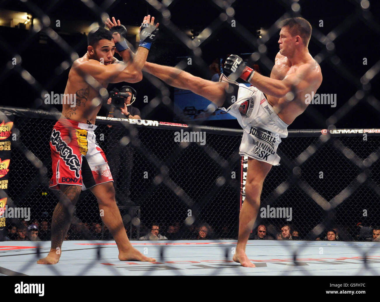 Ufc mma tpicswire hi-res stock photography and images - Alamy