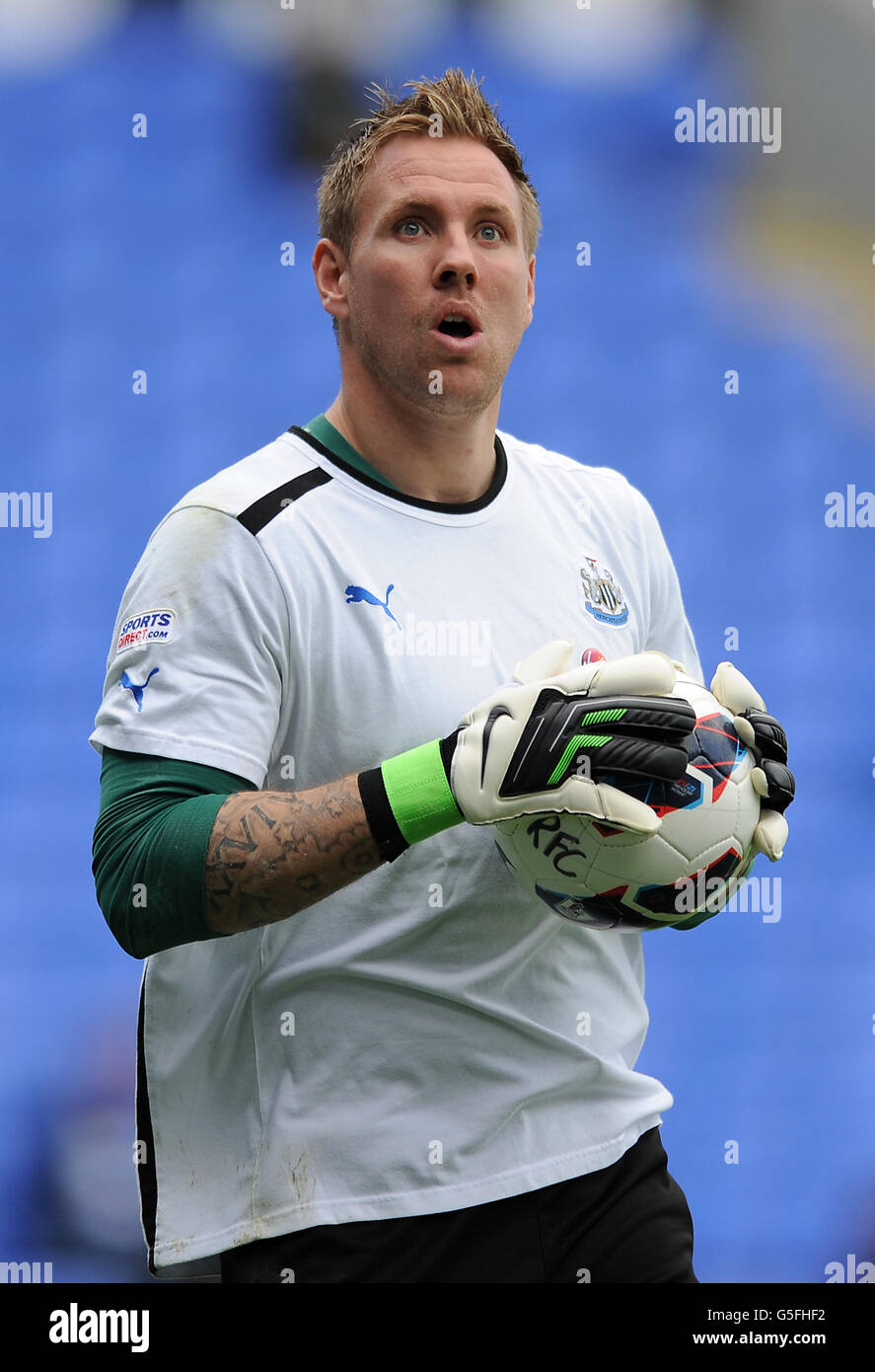 Newcastle united goalkeeper rob elliott hi-res stock photography and ...