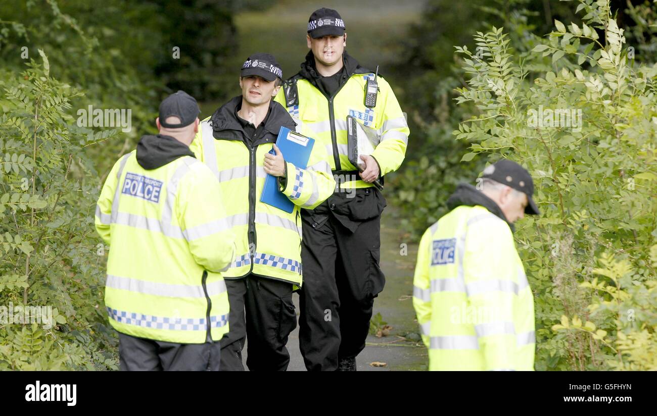 Welsh police officers search in machynlleth for missing april jones hi ...