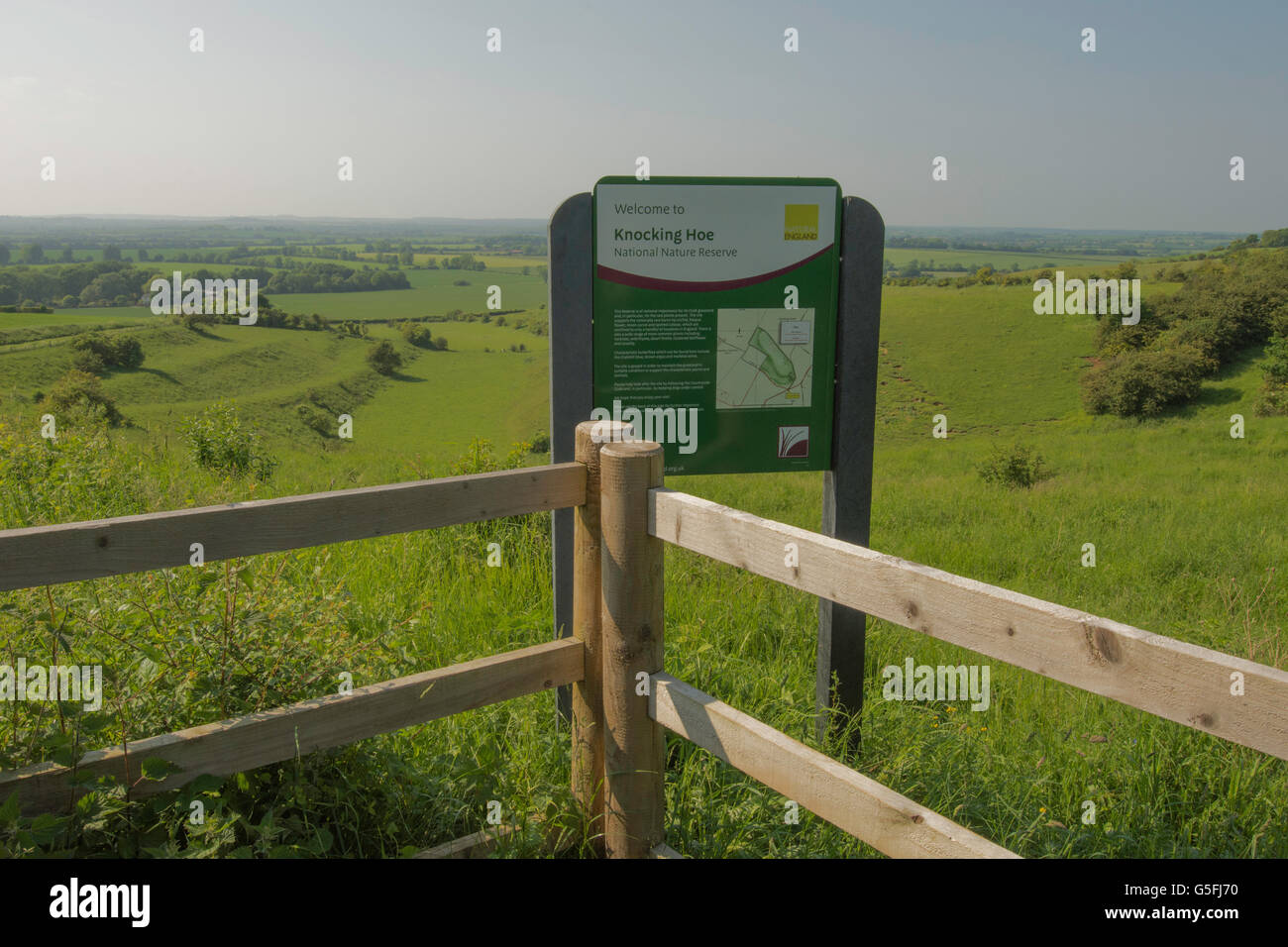 Knocking hoe hi-res stock photography and images - Alamy