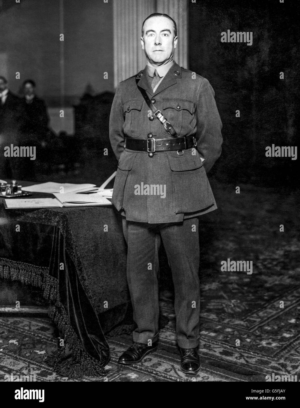 Soldier wearing world war Black and White Stock Photos & Images - Alamy