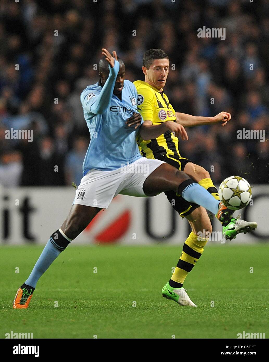 Lewandowski borussia dortmund etihad stadium hi-res stock photography ...