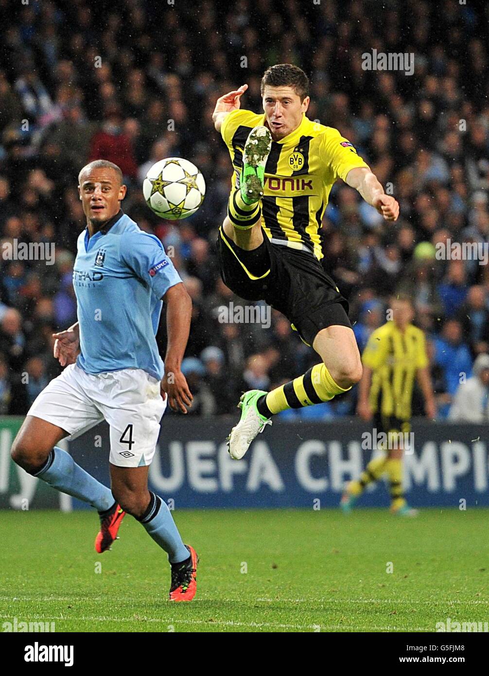 Lewandowski borussia dortmund etihad stadium hi-res stock photography ...