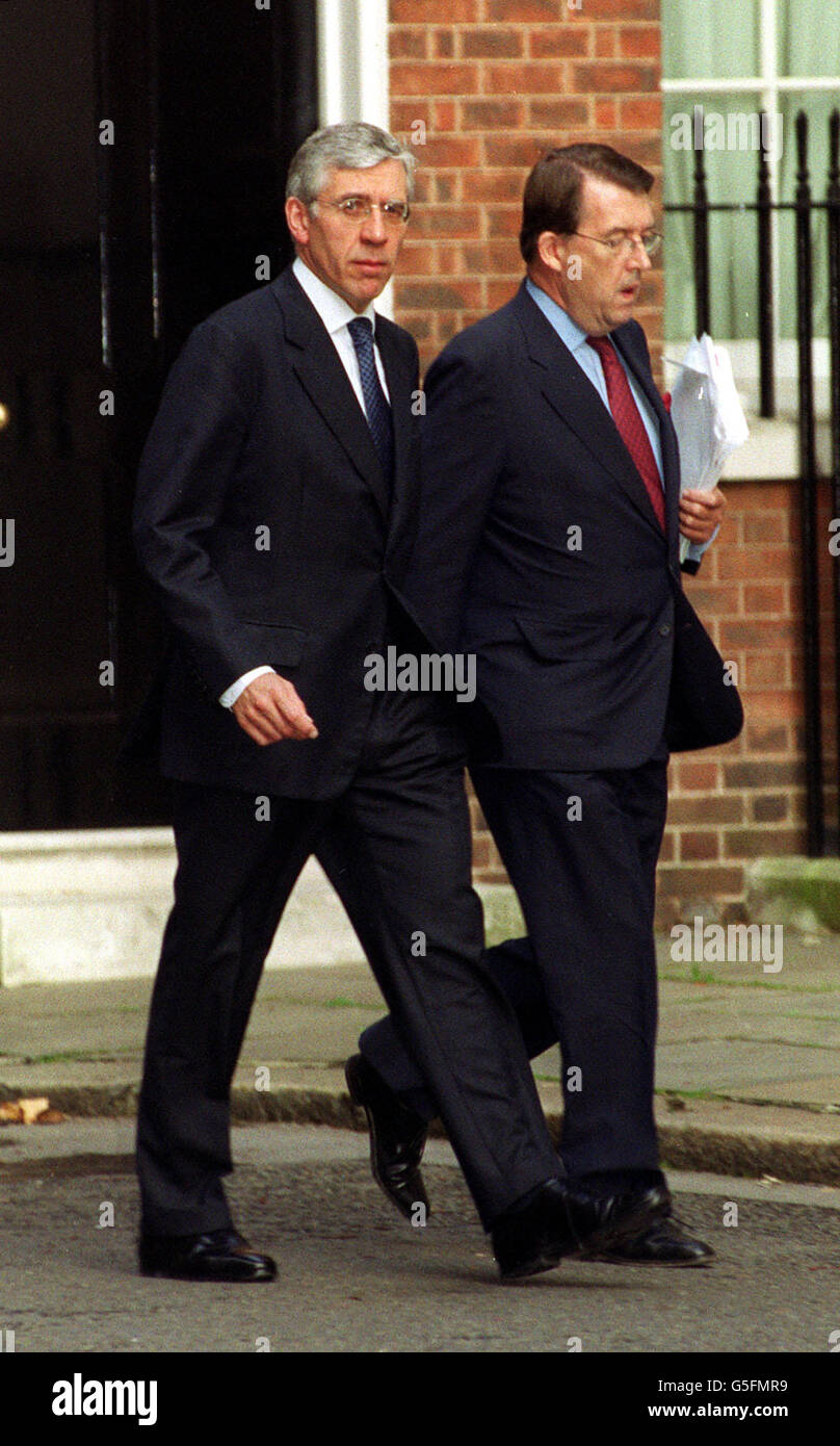 Jack straw arrives in downing street london hi-res stock photography ...